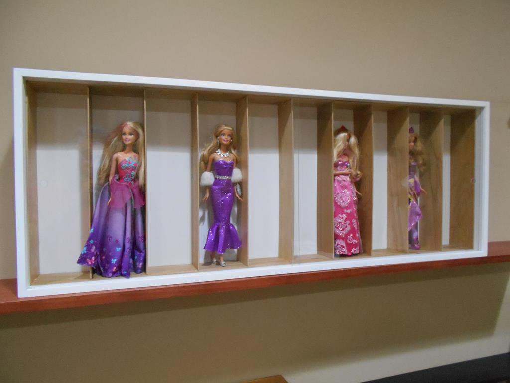 Showcase, Wall Display case cabinet for dolls (Barbie, Monster High or ...