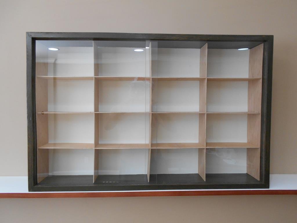 Showcase, Wall Display case cabinet 1/12 scale diecast motorcycles