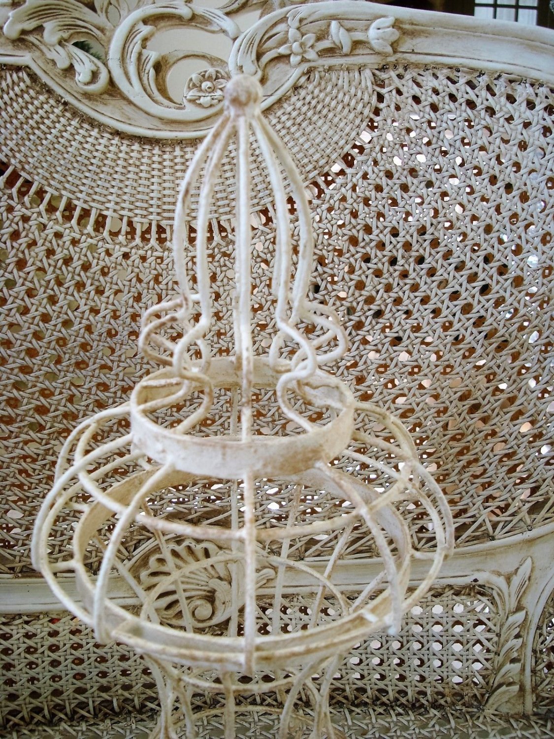 #2 SHABBY PAINTED METAL GARDEN TOPIARY FORM FRAME ***FABULOUS****