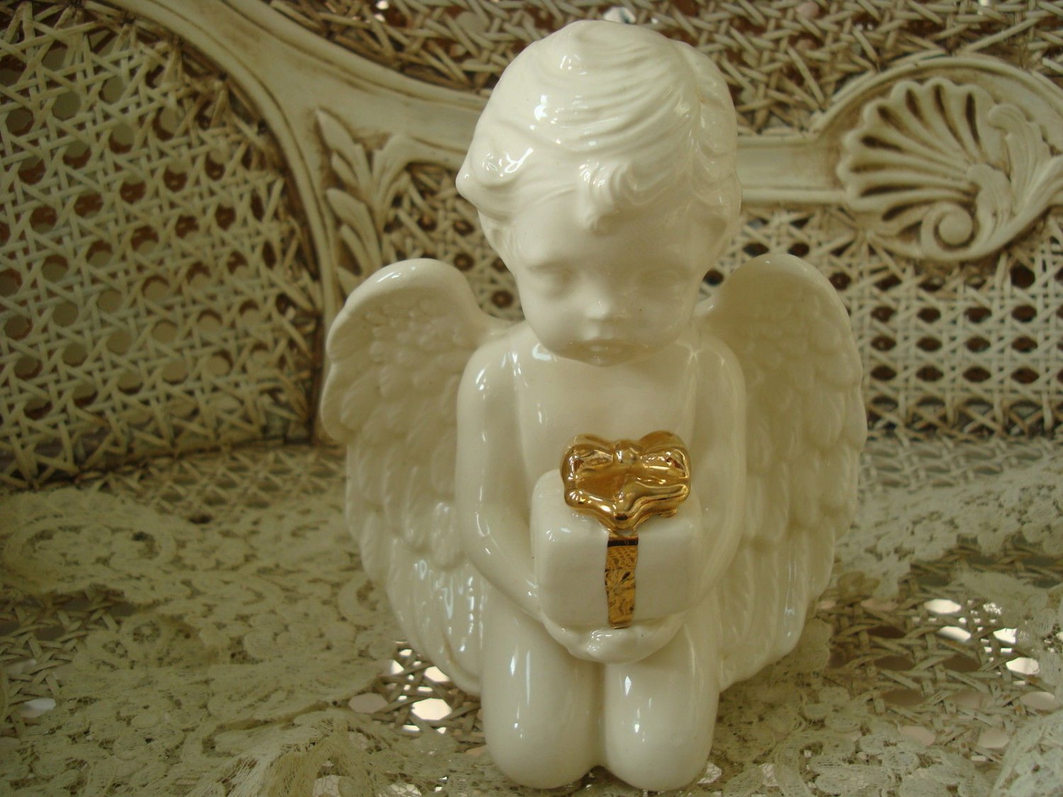 Beautiful Vintage Ceramic Angel Cherub Figurine Holding Present Gift