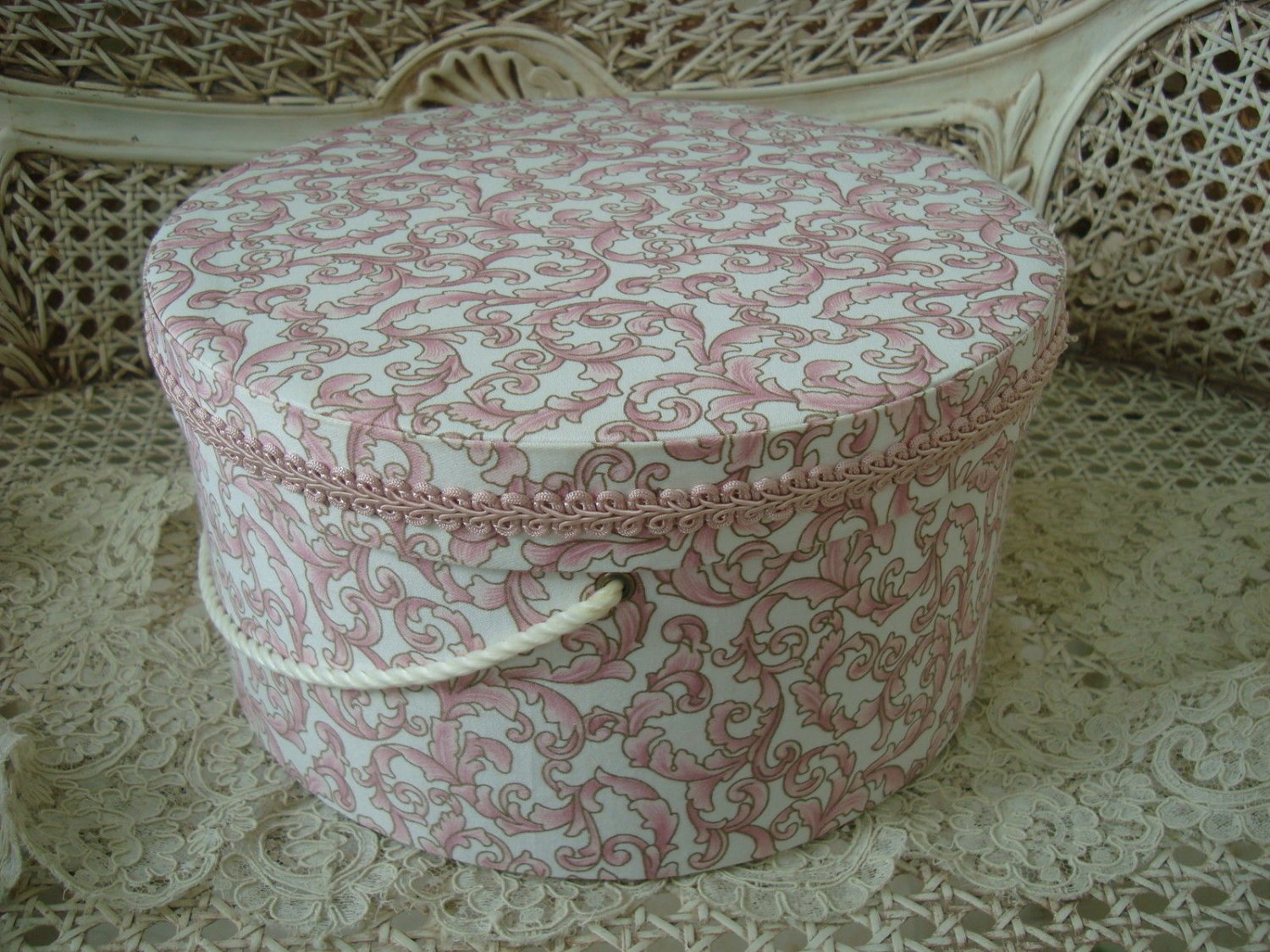 GORGEOUS FABRIC ROUND HAT BOX ***GREAT FOR STORAGE OR DISPLAY**
