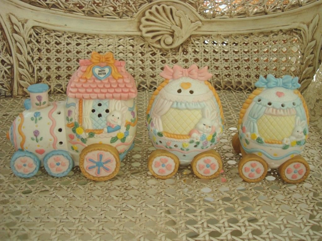 ADORABLE EASTER EGG TRAIN WITH BOWS BE MY BUNNY LOVE ***NEW***