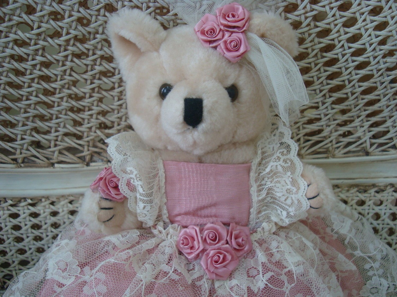 BEAUTIFUL VINTAGE 12" TALL TEDDY BEAR WITH LACE DRESS AND ROSE ACCENTS ...