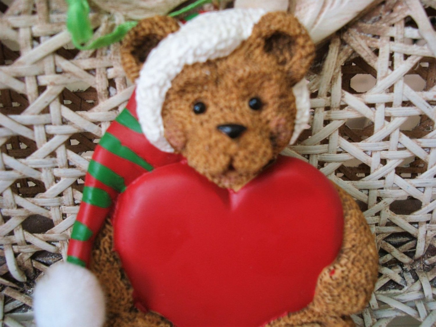 HOLLY BEARIES RETIRED BEAR WITH HEART CHRISTMAS ORNAMENT ***NEW***