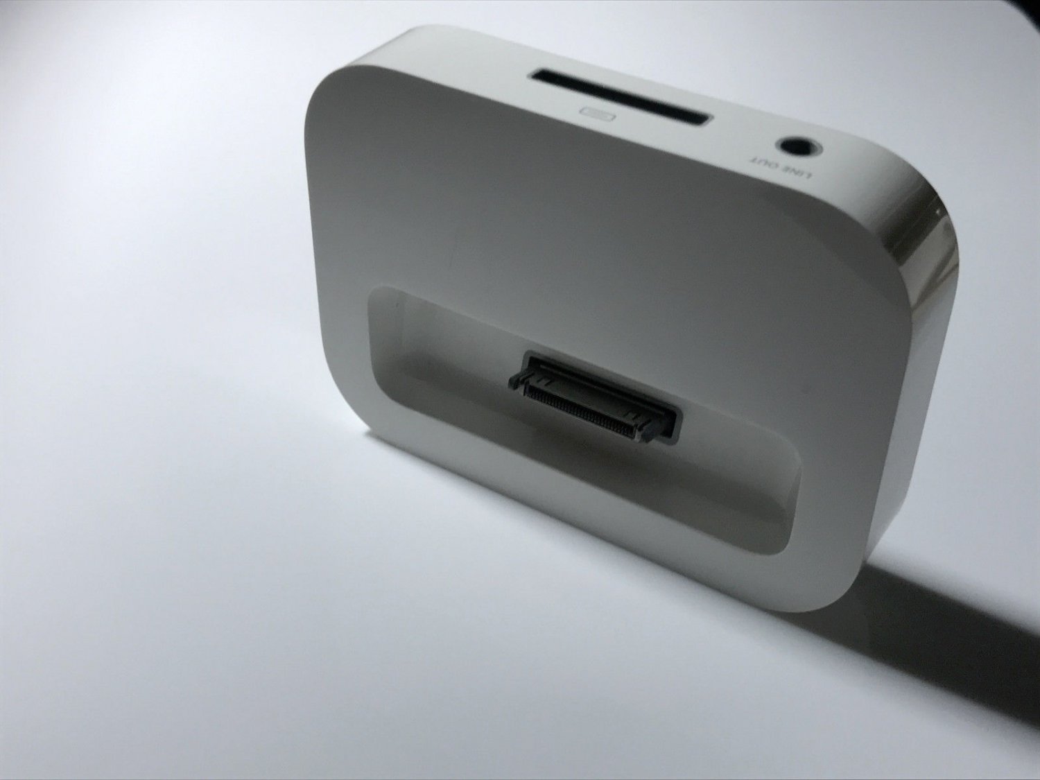 OEM Apple iPod docking station cradle 30 Pin w/line out AND cable