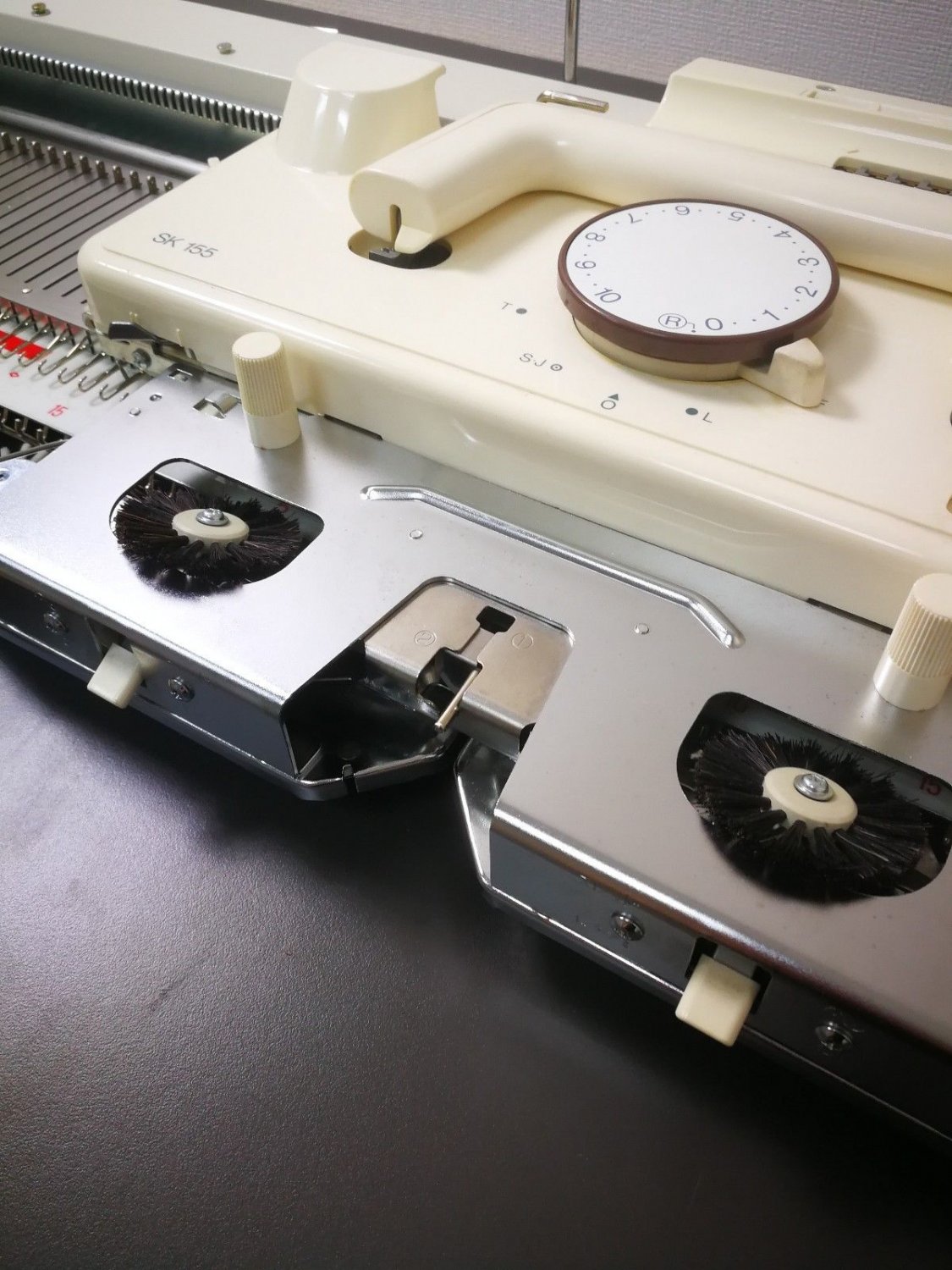 SK155 Singer / Silver Reed Bulky Chunky Punch card Knitting Machine ...