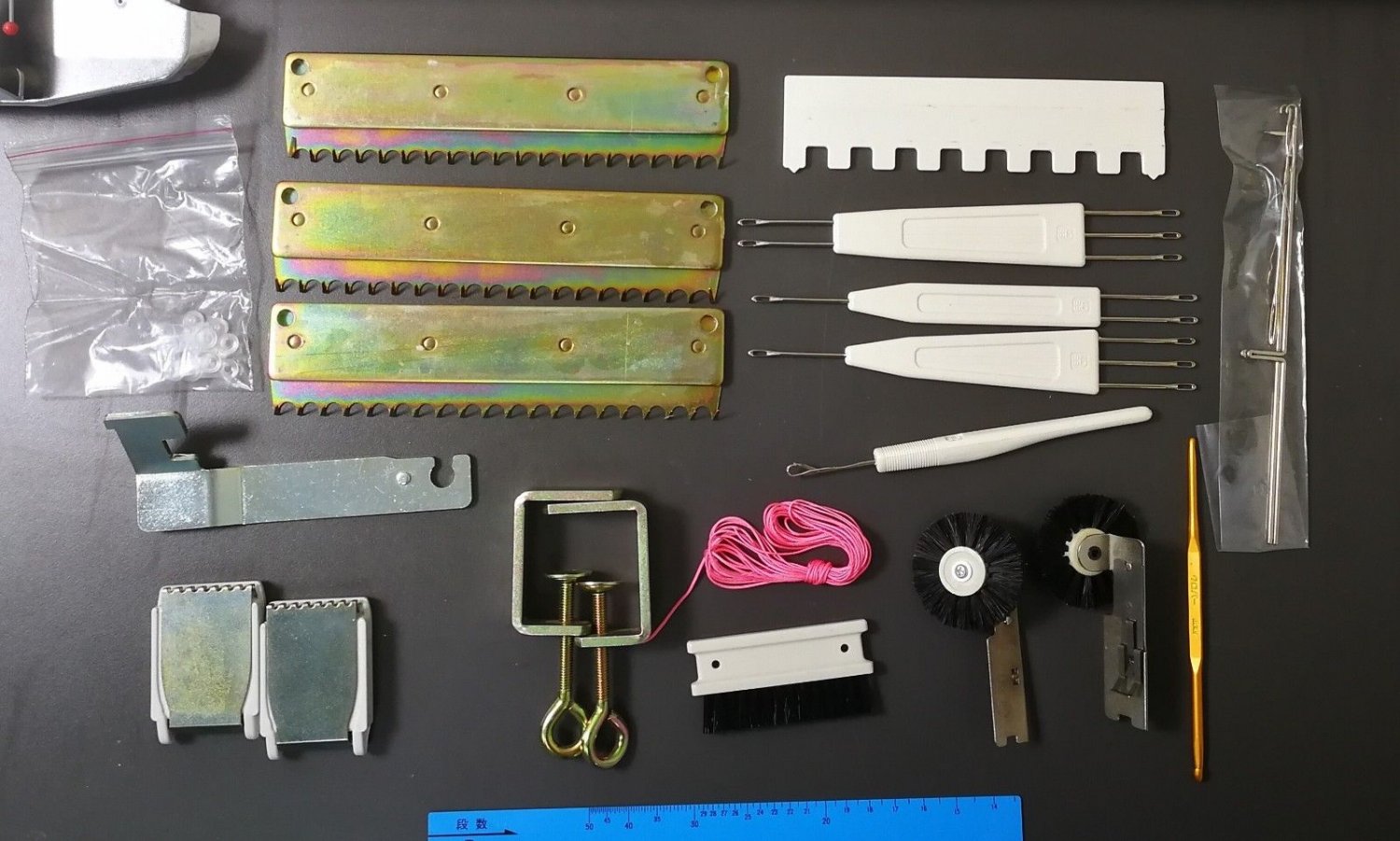 SK155 Singer / Silver Reed Bulky Chunky Punch card Knitting Machine ...