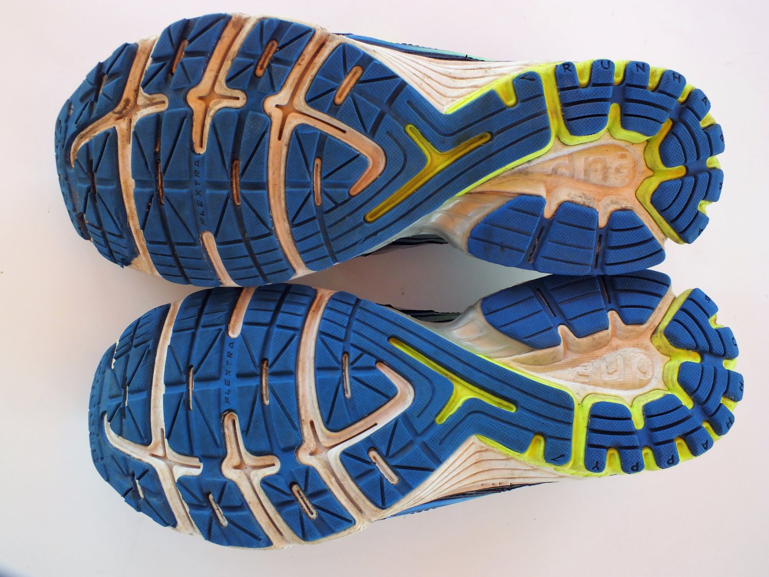 Brooks Ravenna 5 multi-color running shoes men size 11.5 D, synthetic upper