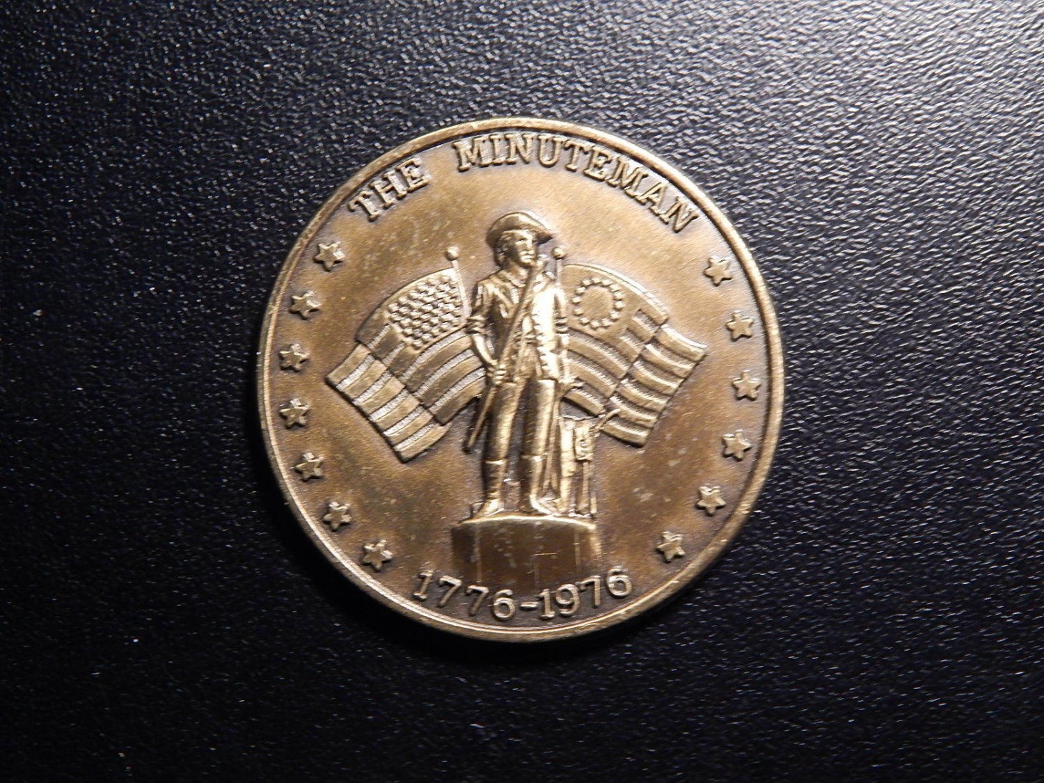 THE MINUTEMAN 1776 - 1976 BICENTENNIAL TOKEN! KK61UCX