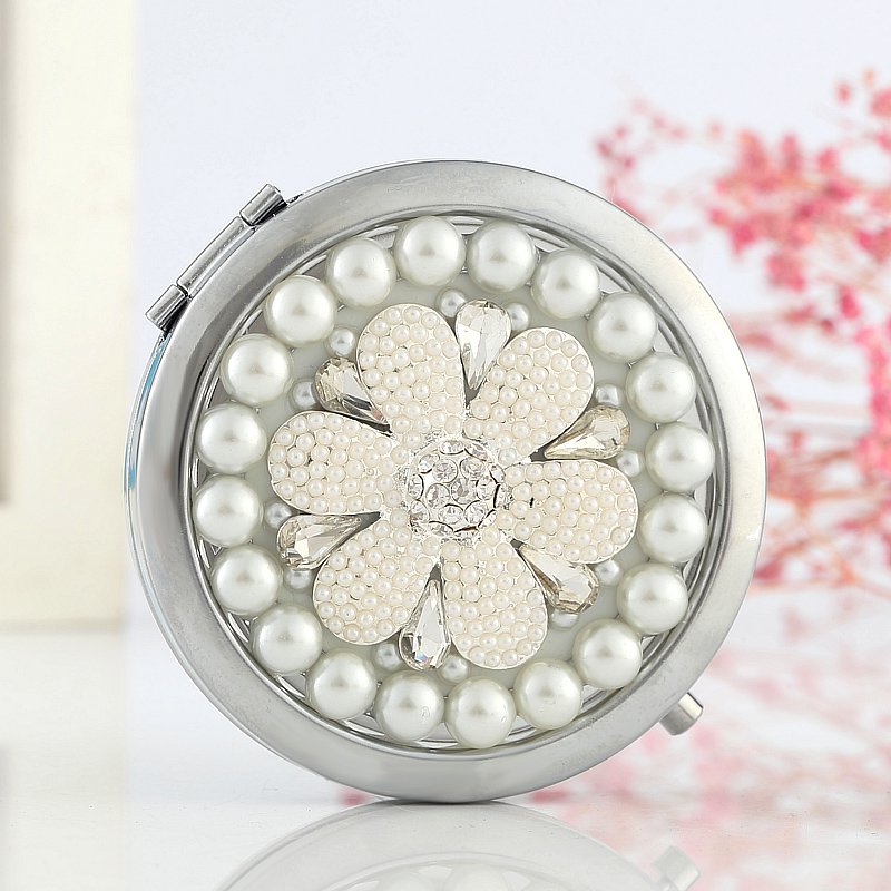 White Daisy Compact Mirror
