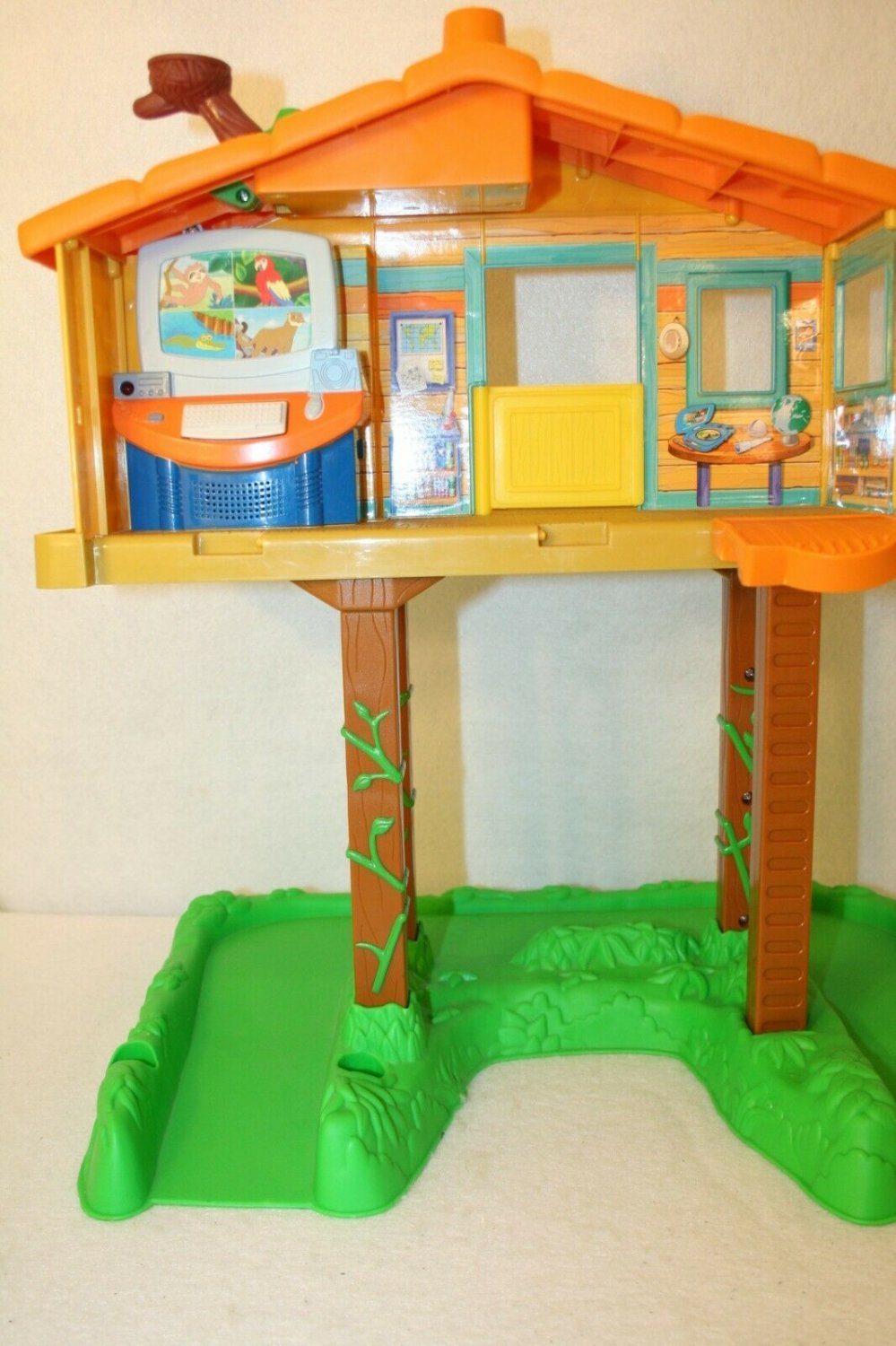 Nick Jr Go Go Diego Talking Animal Rescue Center Treehouse Playset Safari