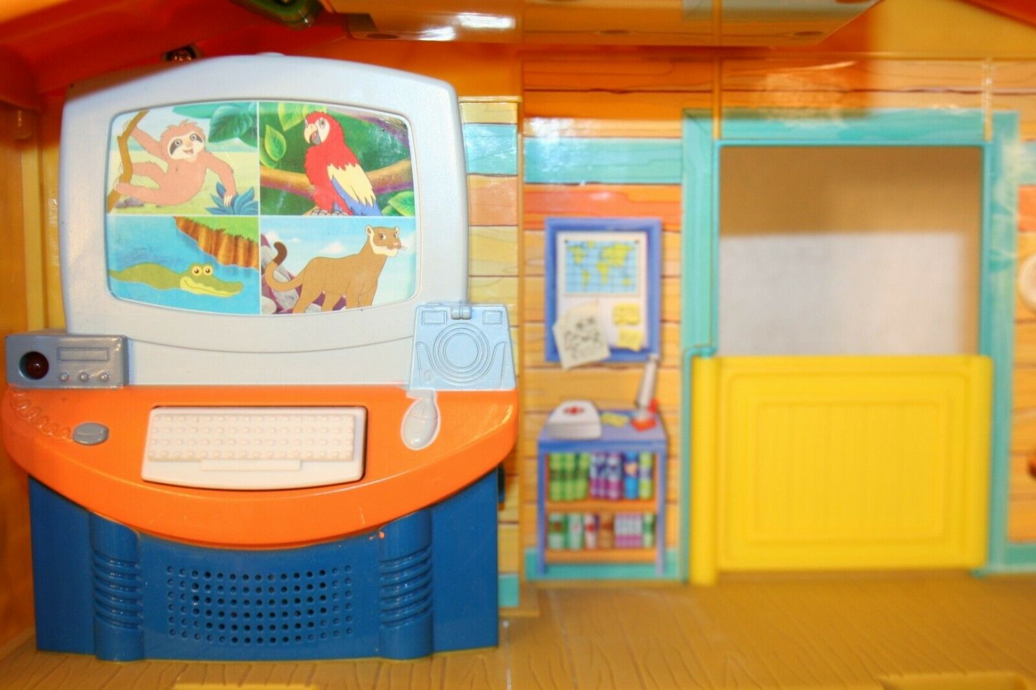 Nick Jr Go Go Diego Talking Animal Rescue Center Treehouse Playset Safari