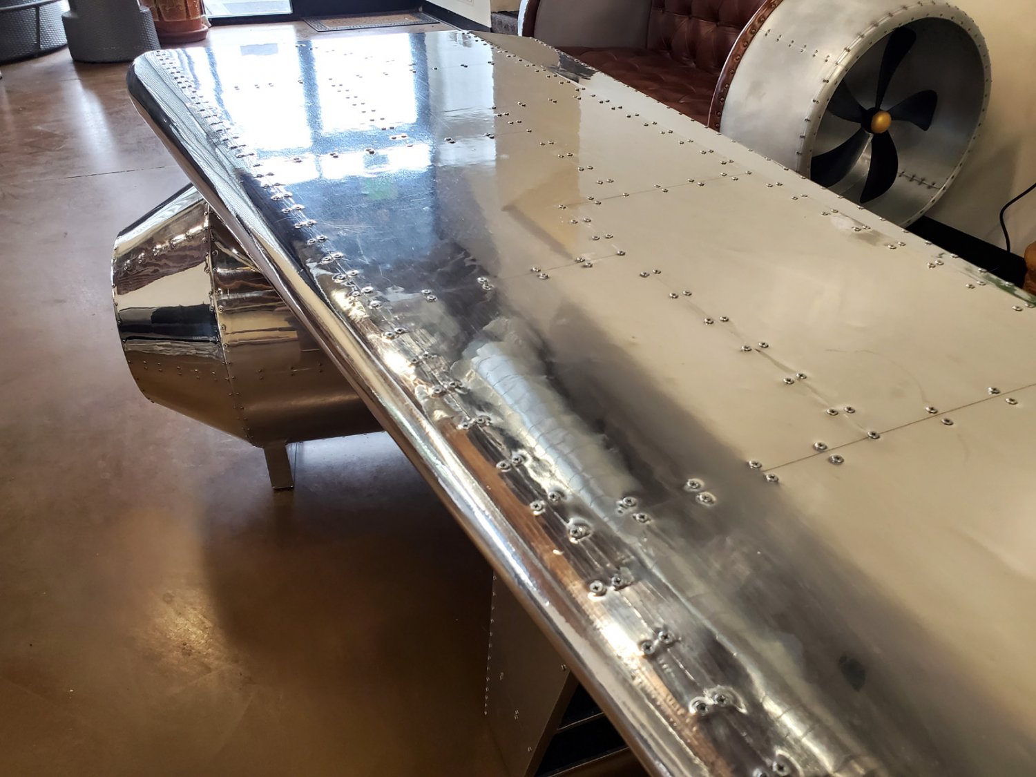 Polished Aircraft Aluminum Airplane Wing Aviator Office Desk with Turbine