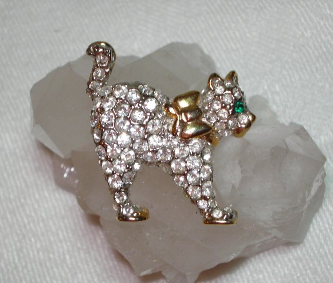 Rhinestone encrusted cat brooch pin elegant vintage cm1058