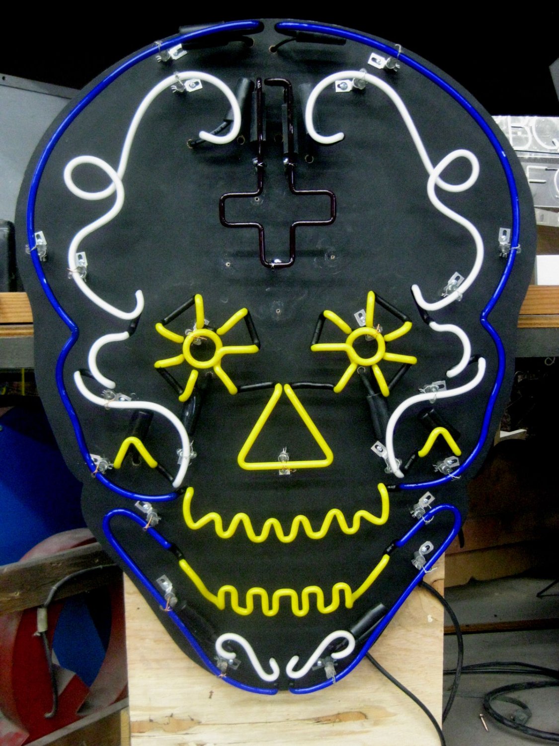 LARGE VOODOO SKULL NEON SIGN - New Orleans decor - Afro-Caribbean ART