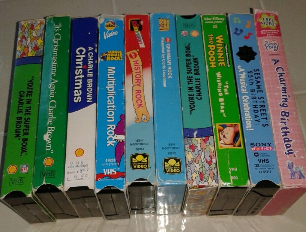 10 Kids VHS Tapes: Sesame Street musical celebration Charlie Brown ...