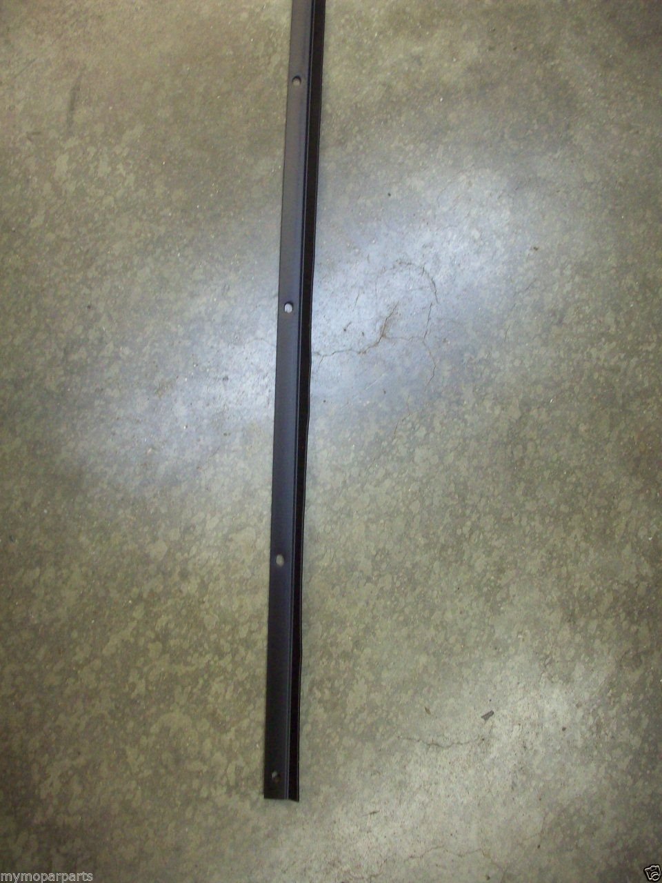 2008-15 Dodge Challenger Front Bumper Fascia Weatherstrip Seal ...