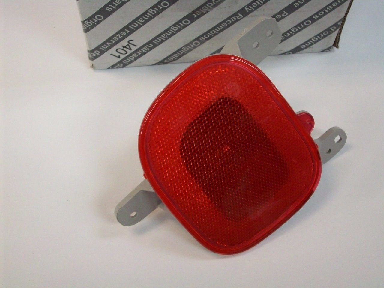 2015 Jeep Renegade Left Rear Bumper Reflector Lamp Assembly 68255514AA ...
