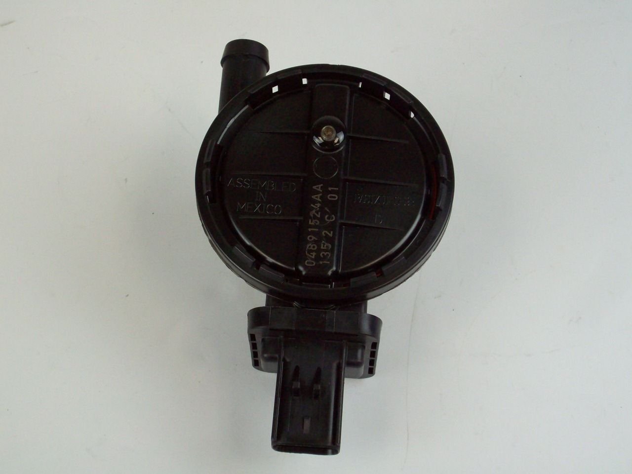 Dodge Ram Durango Jeep Commander Leak Detection Pump 4891524AA Mopar OEM