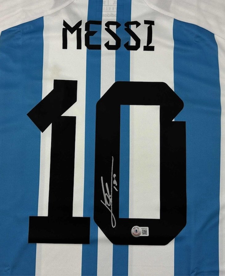 Lionel Leo Messi Autographed Signed Argentina Soccer Jersey BECKETT