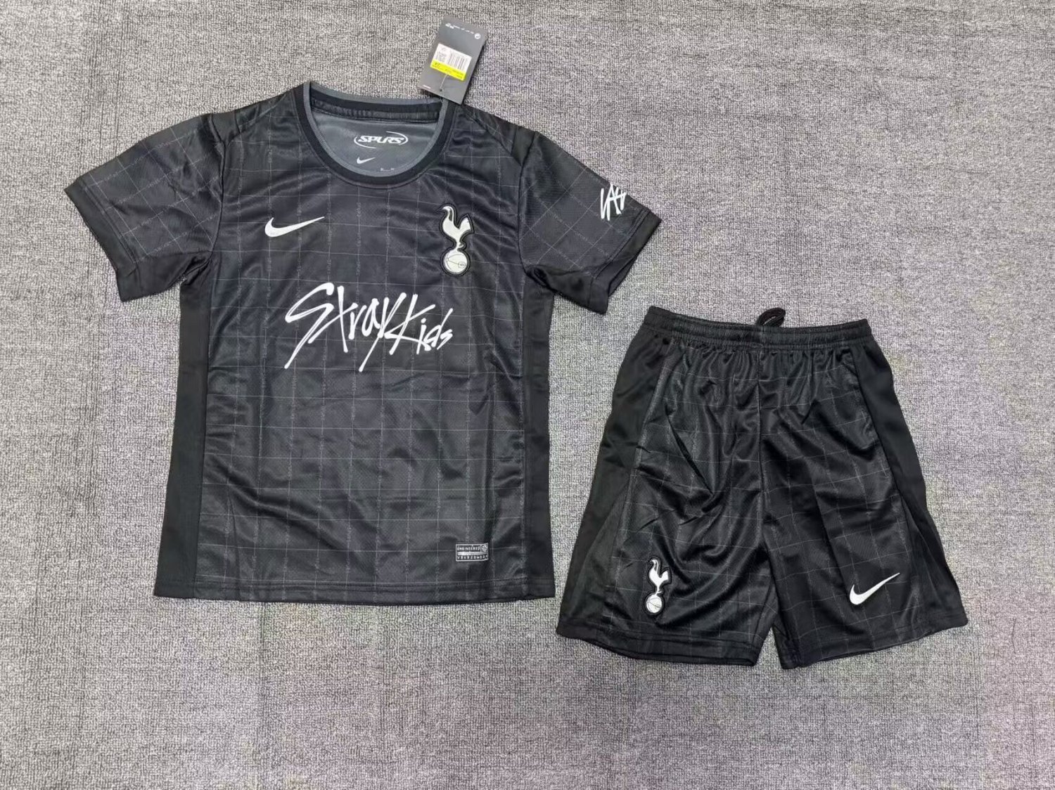 Tottenham Hotspur x Stray Kids Limited Edition 2025/26 - KIDS