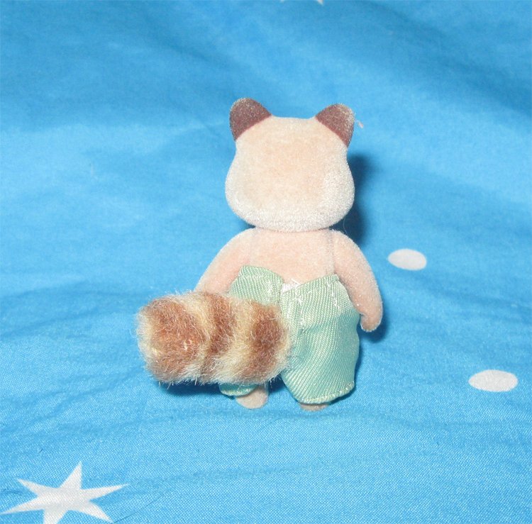 Mulberry raccoon kid ~ Calico Critters / Sylvanian Families