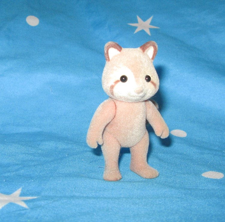 Mulberry raccoon kid ~ Calico Critters / Sylvanian Families