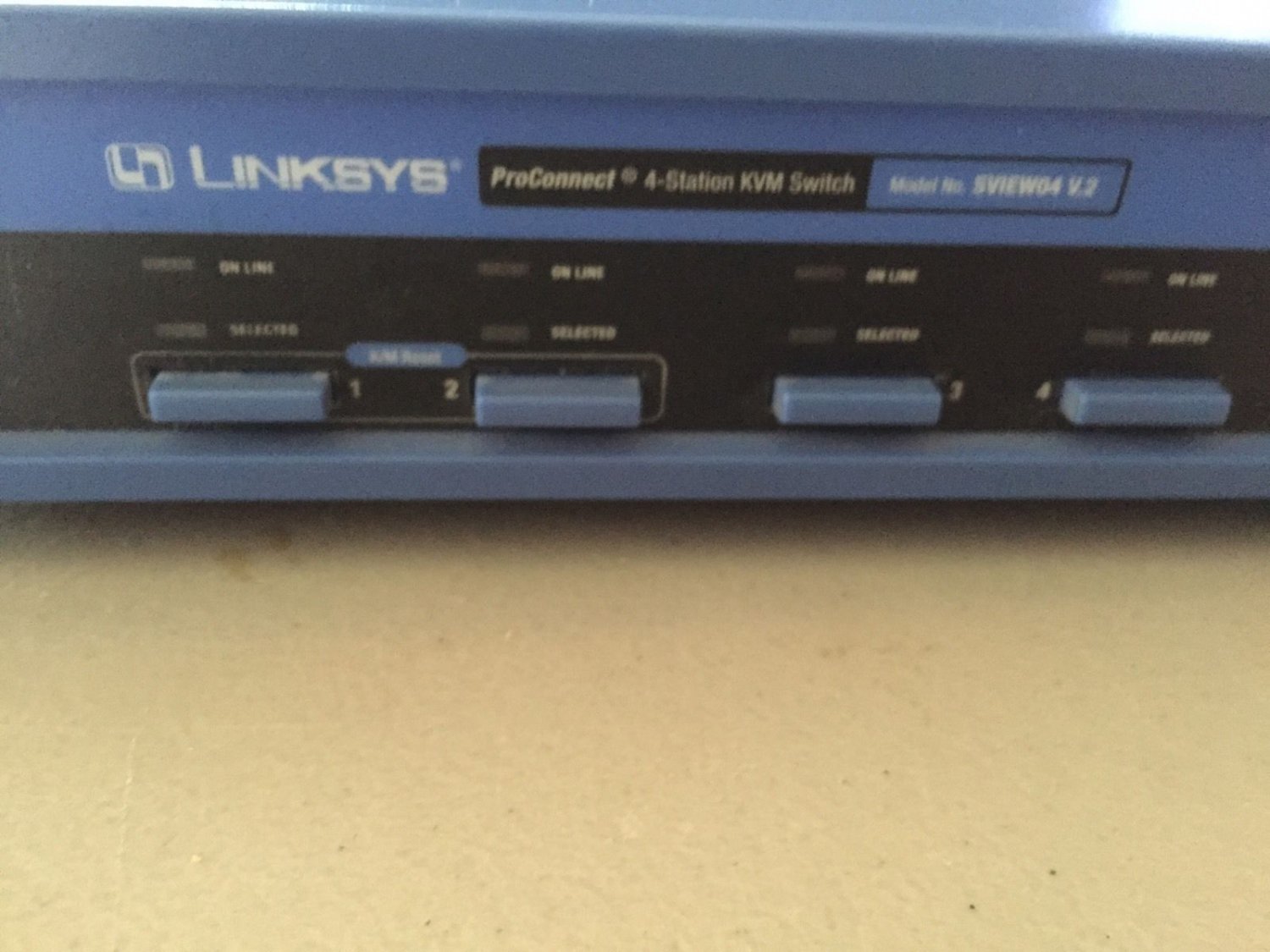 Linksys SVIEW04 ProConnect 4 Station CPU KVM Network Console Switch PS2 VGA