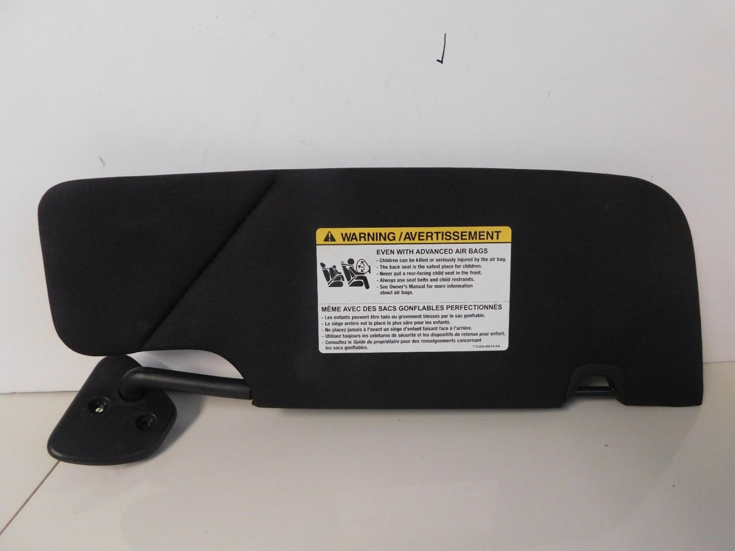 2005-2011 Ford Mustang Coupe Driver Sunvisor Sun Visor Black OEM B047