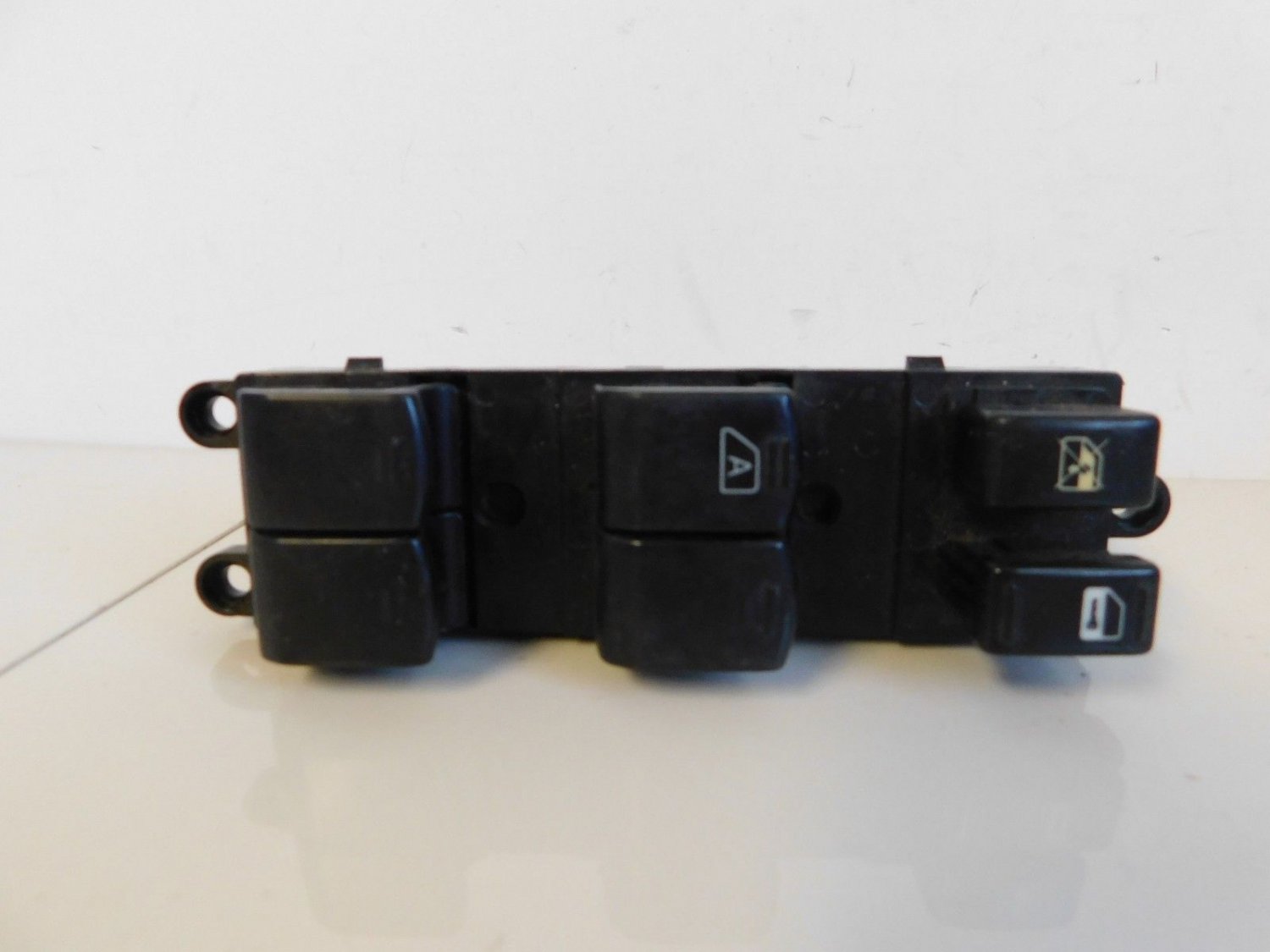 2005 Nissan Pathfinder XE Master Power Window Switch OEM