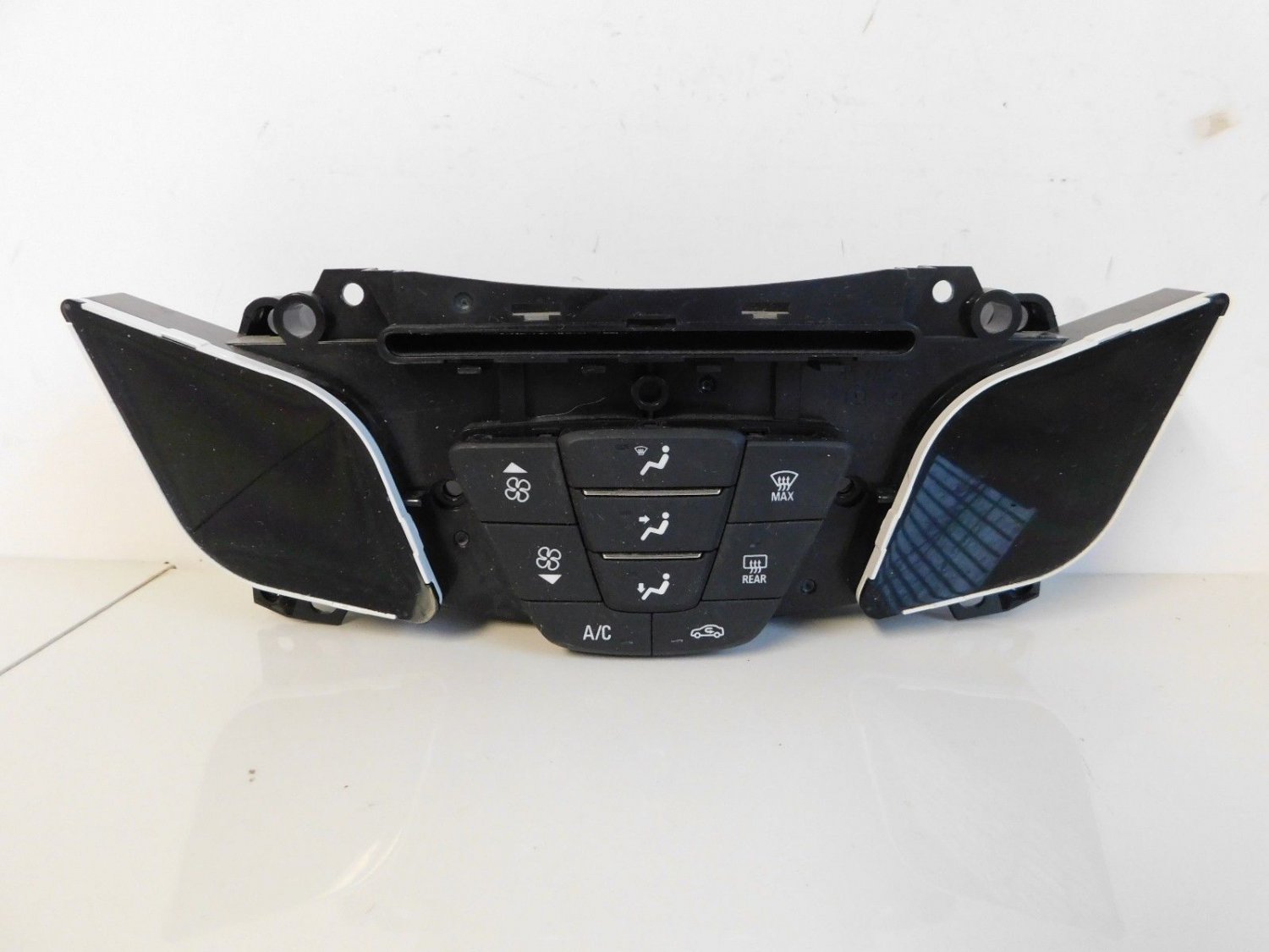 2014-2015 Buick Lacrosse AC Heater Climate Control Temperature OEM