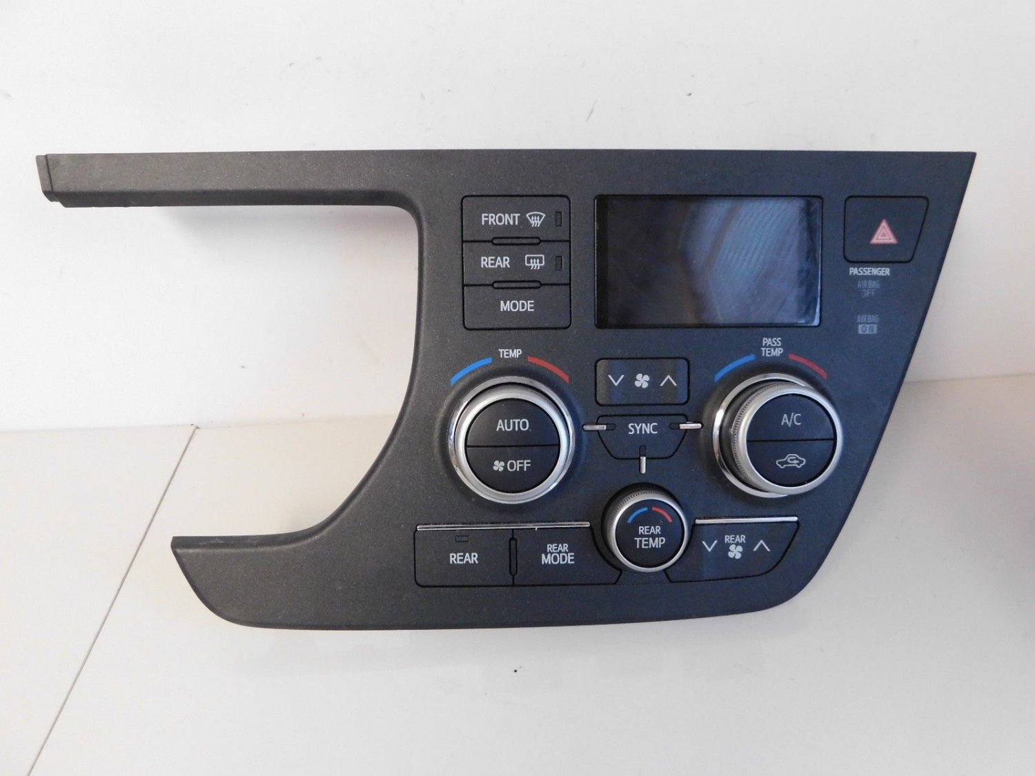 2015 2016 2017 Toyota Sienna Dual Zone AC Heater Control OEM J7D05