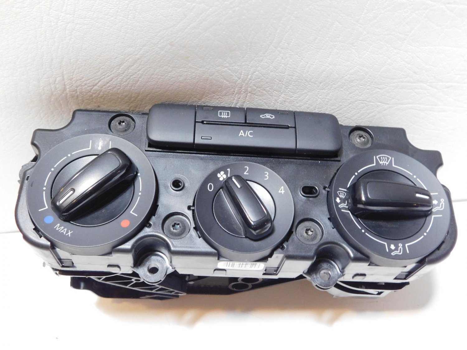 2015 2016 Volkswagen Jetta A/C Heater Climate Control Panel Temperature J4