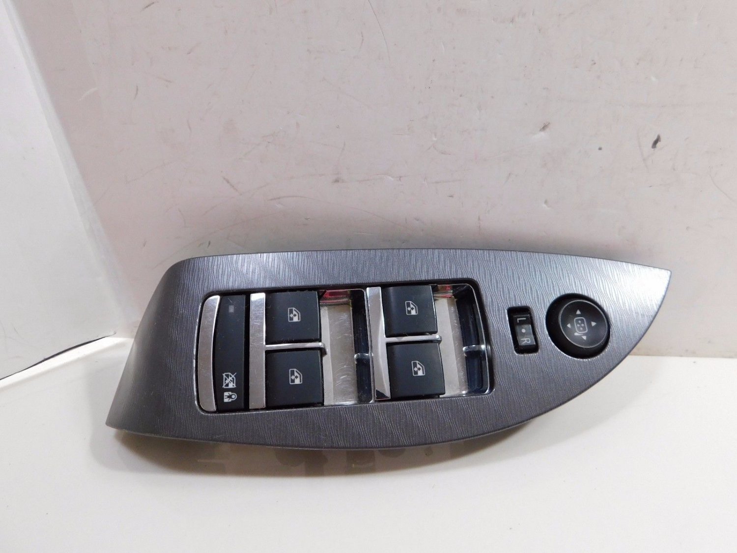 2015 Chevrolet Impala Master Power Window Switch K0A OEM 25828893