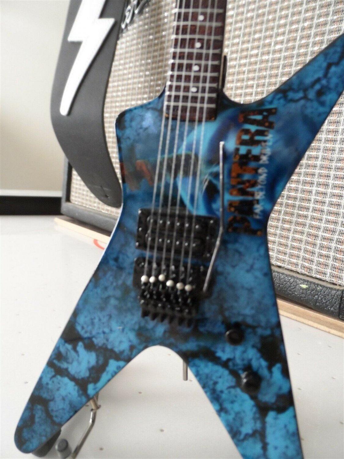 DIMEBAG DARRELL-Dean Far Beyond Driven Blue 1:4 Scale Replica Guitar ...