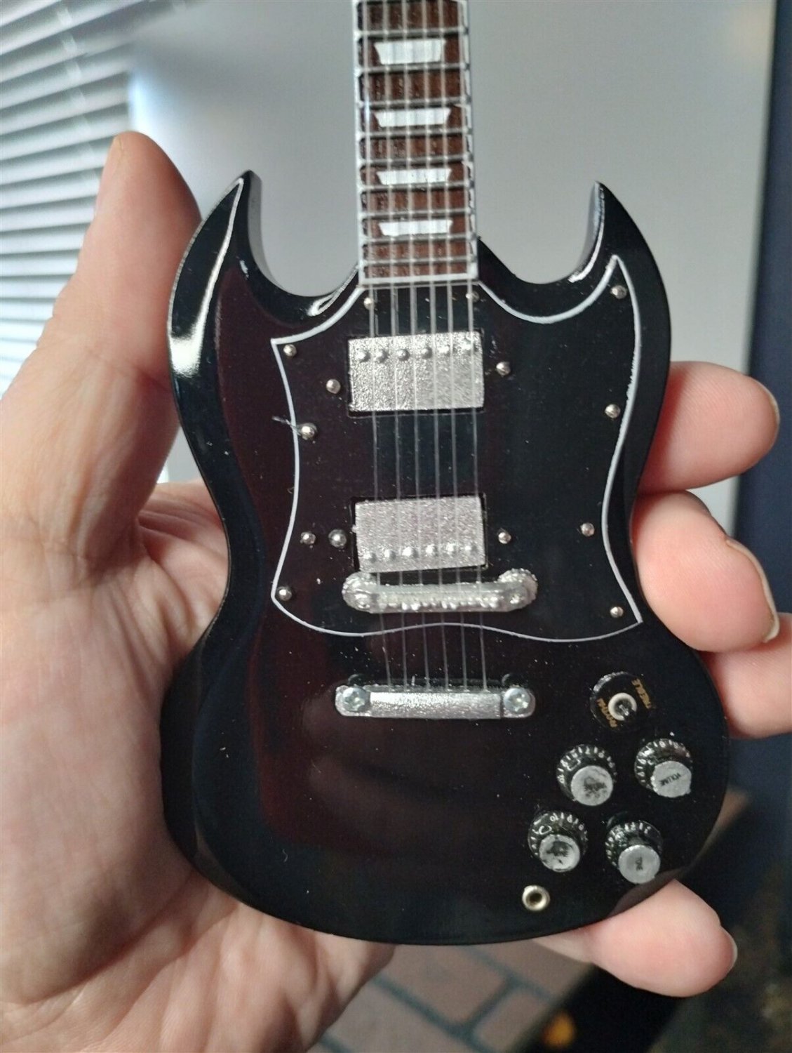 GIBSON SG Standard Ebony 1:4 Scale Replica Guitar ~Axe Heaven~