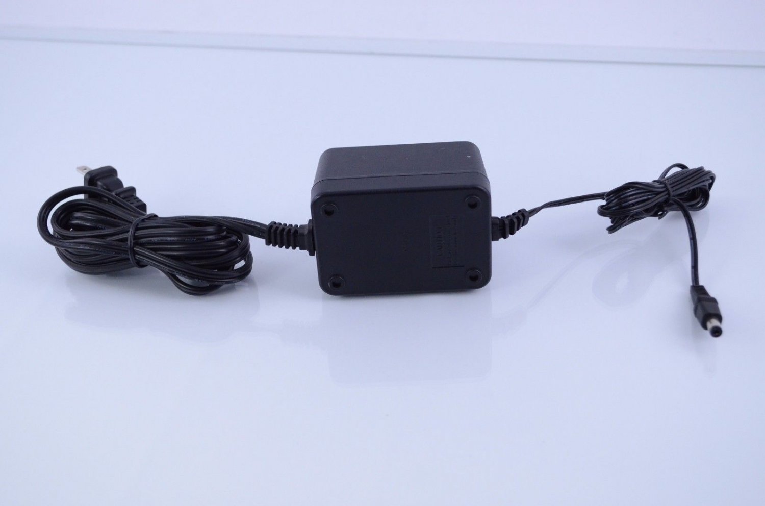 OEM AC Adapter MODEL NO: AD-121ANDT 120VAC 60Hz 25W 12V (A3) 12 VDC-1A