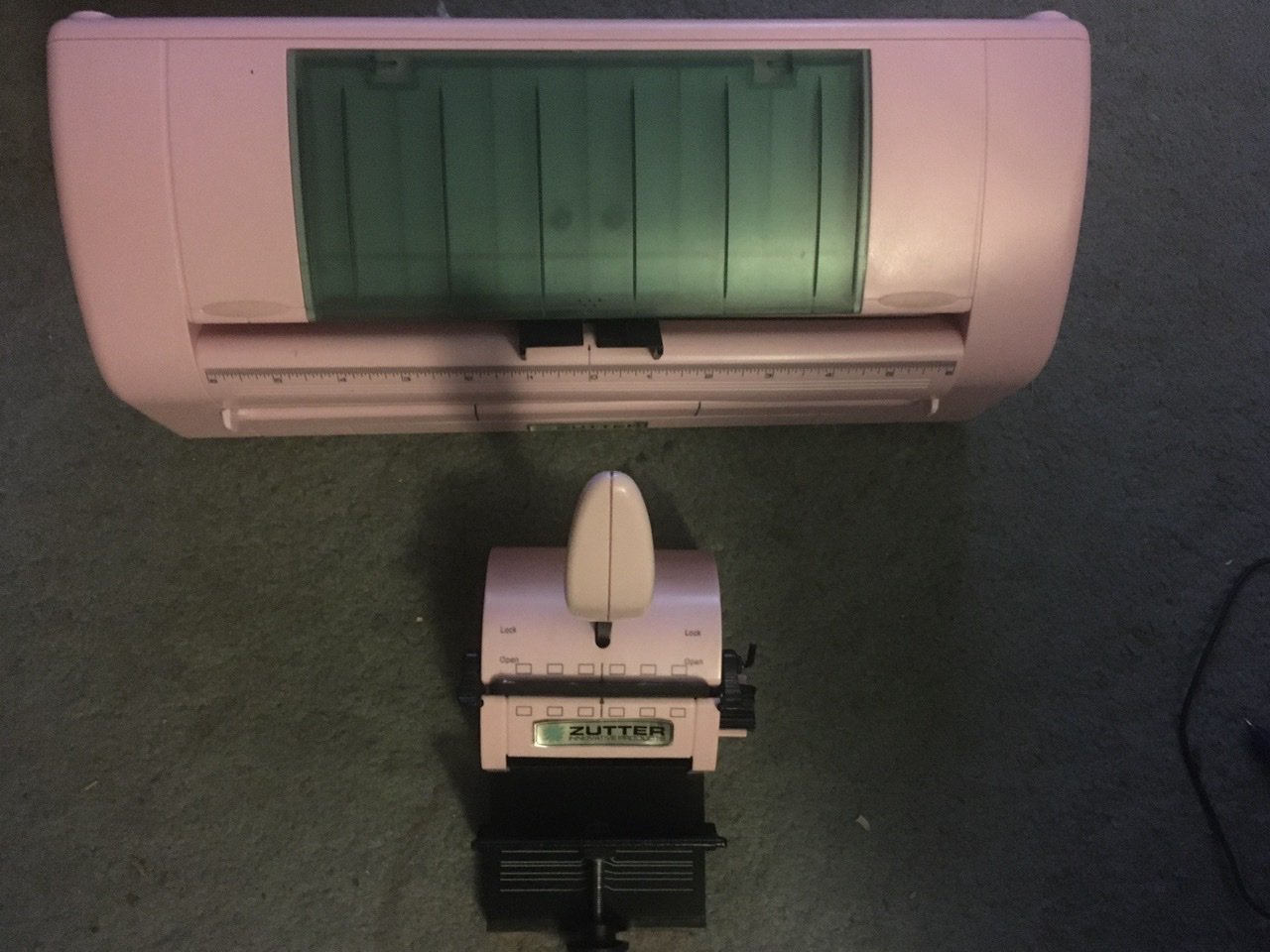 Zutter Innovative Products: Bind-it-All V2.0 Punch and Pink DreamKuts