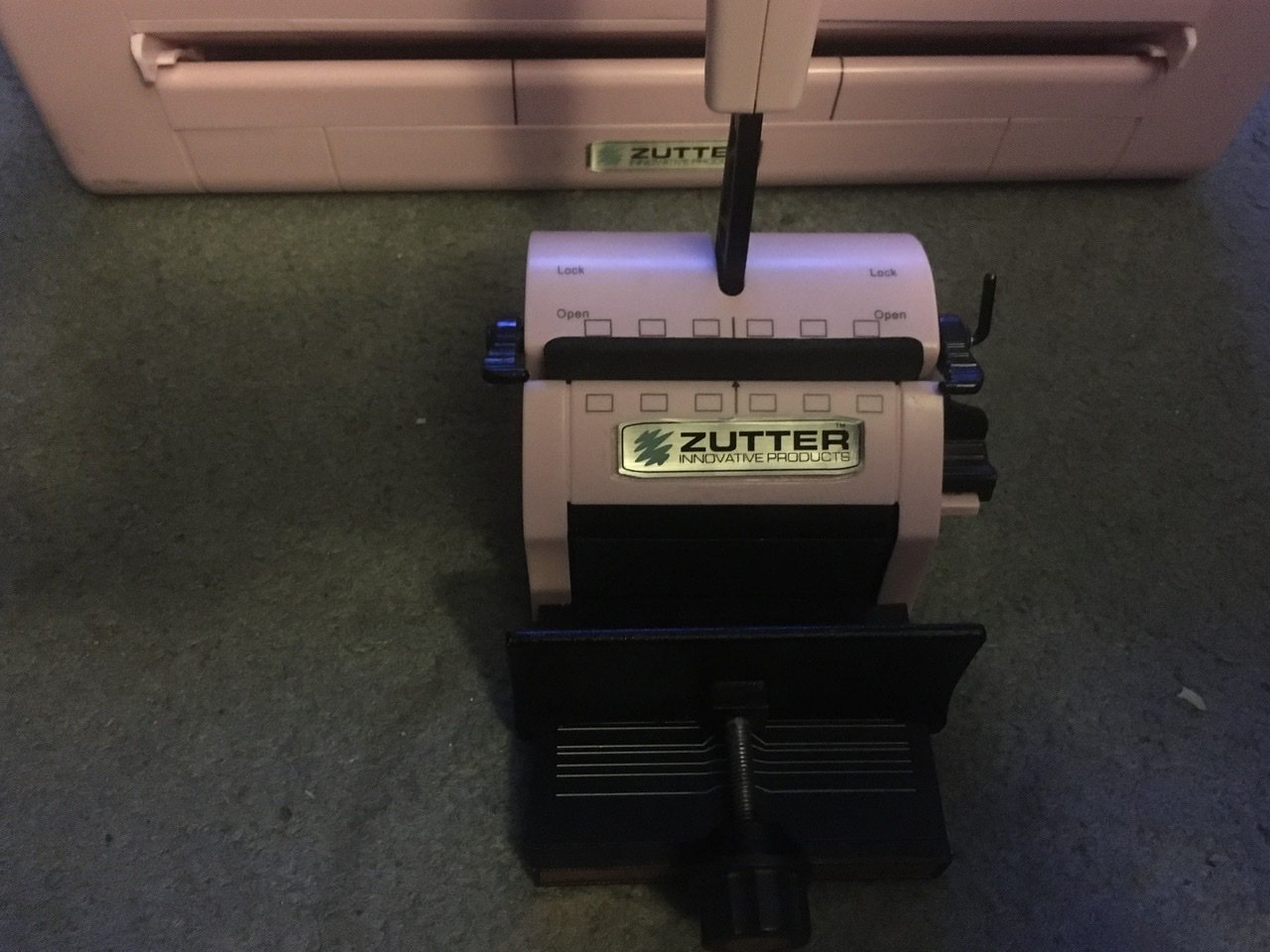 Zutter Innovative Products: Bind-it-All V2.0 Punch and Pink DreamKuts