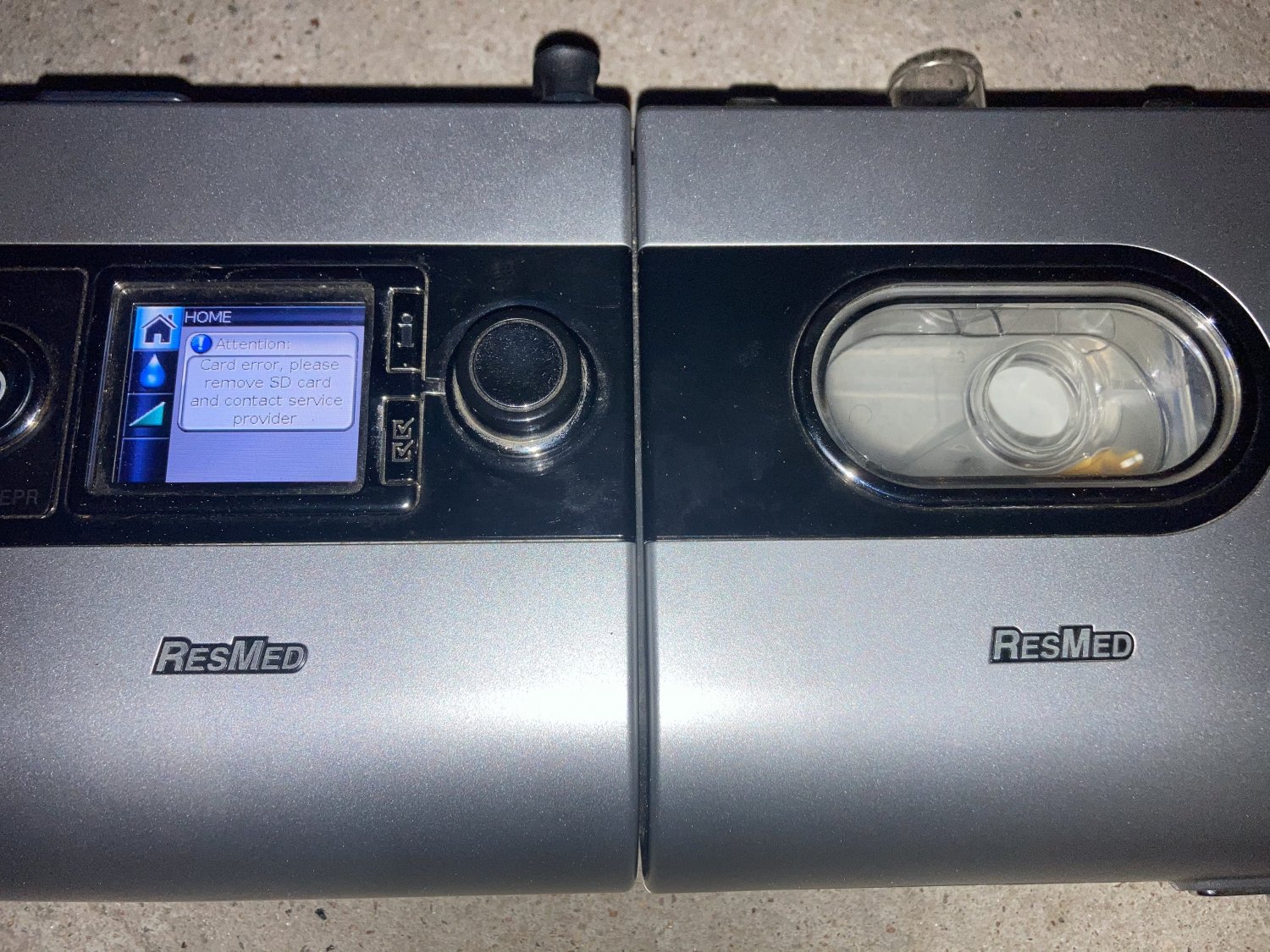 Resmed s9 h5i machine resmed s/n 22112142638 ref 36900 with a case ...