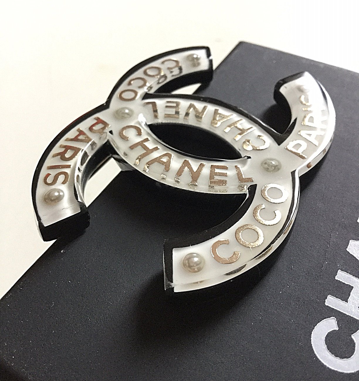 CHANEL COCO CHANEL PARIS CC Fashion Brooch Pin ACRYLIC WHITE Black Gold NIB