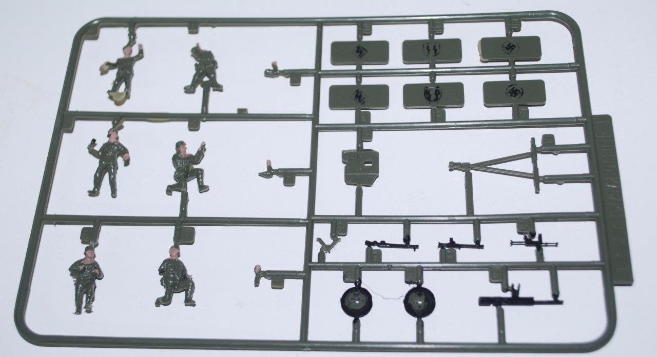 Nitto Kaguka German #6 Panzer III Nazi Soldiers 1/76 kit pieces parts ...