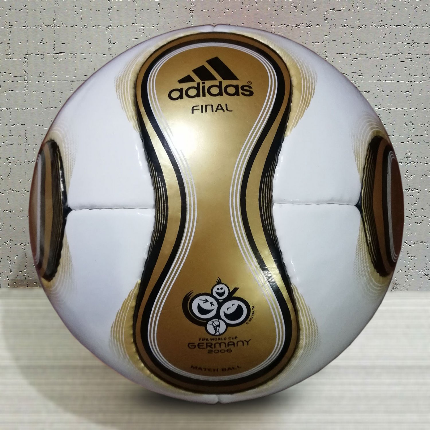ADIDAS TEAMGEIST OFFICIAL MATCH BALL | WORLD CUP FINAL BALL 2006 ...