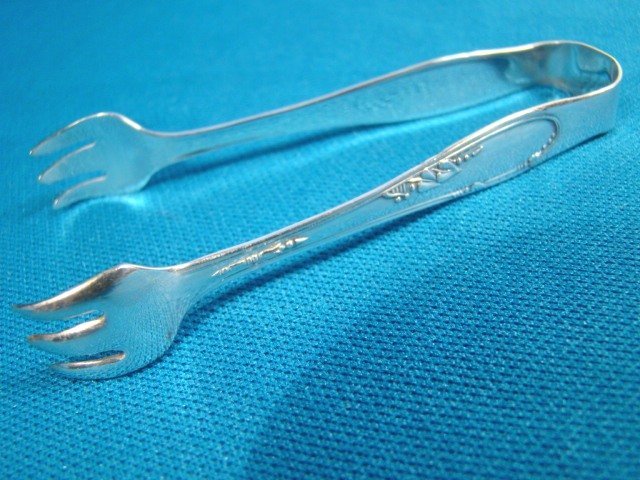 Oneida sugar cube tongs Meadowbrook Heather 1881 Rogers silverplate ...