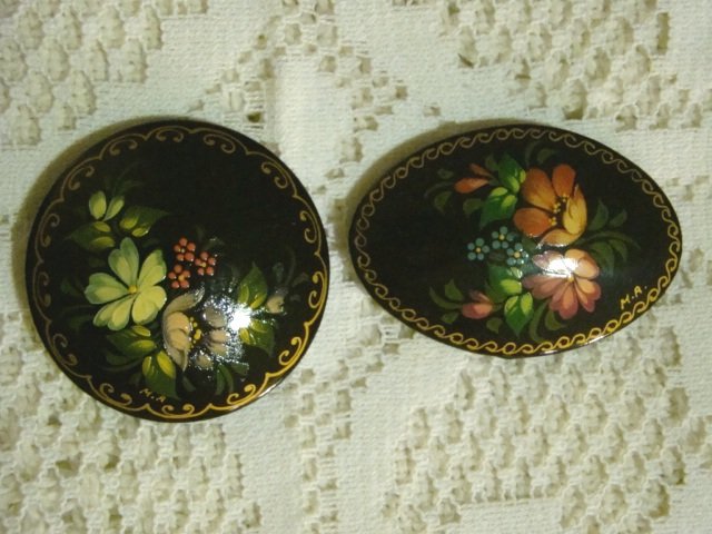 Russian black lacquer ware two brooch pins M. A. flower floral paper ...