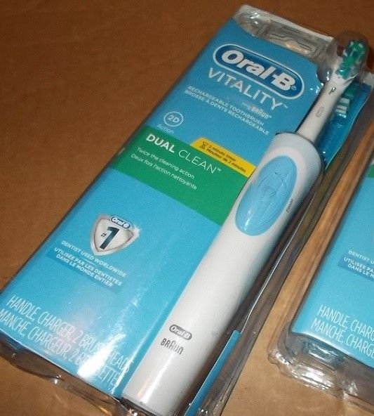 New OralB Vitality Action Electric Toothbrush Power Dual Clean 2 Heads ...
