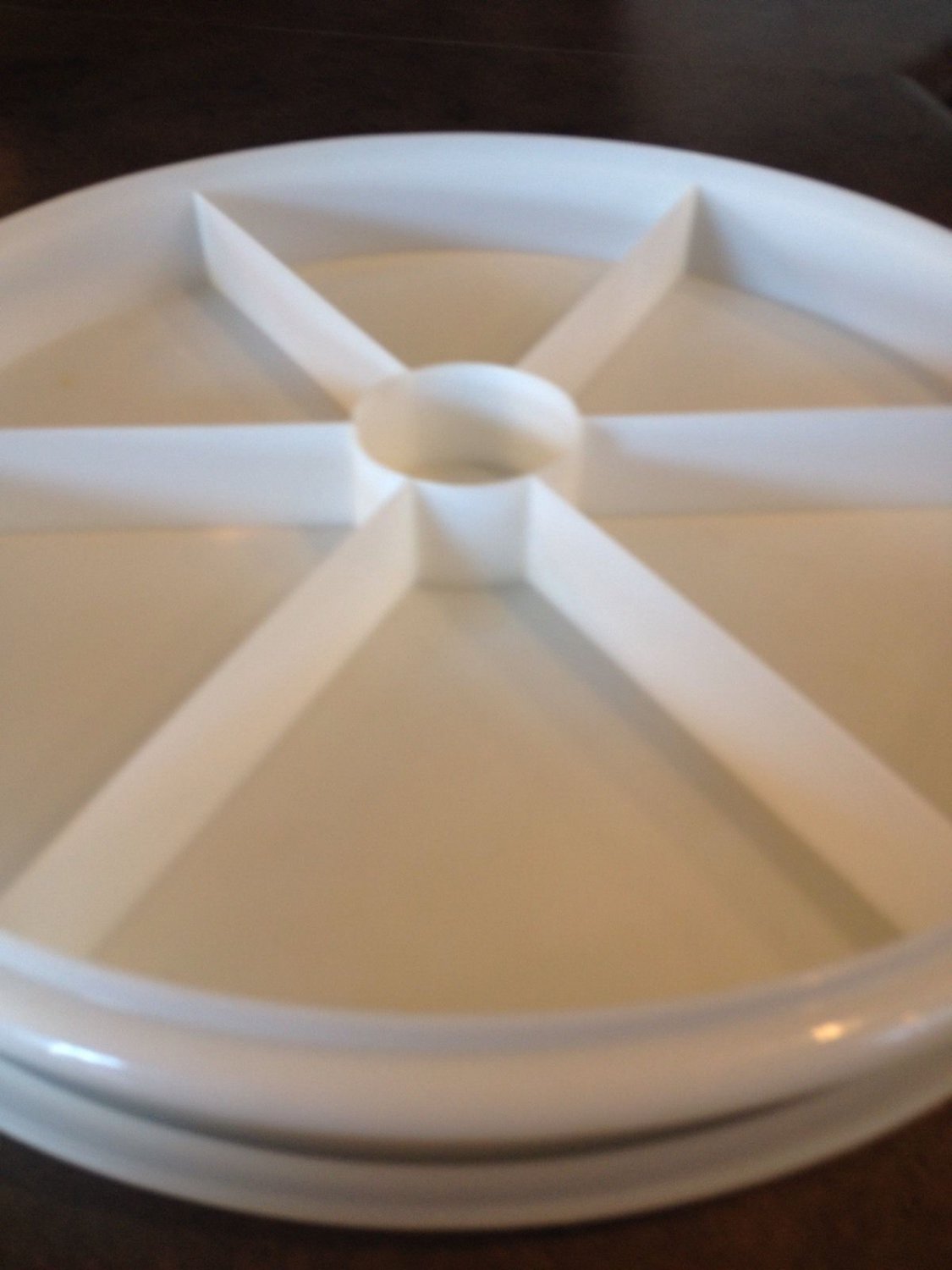 White Tupperware Six Divided Circular Vegtable Tray
