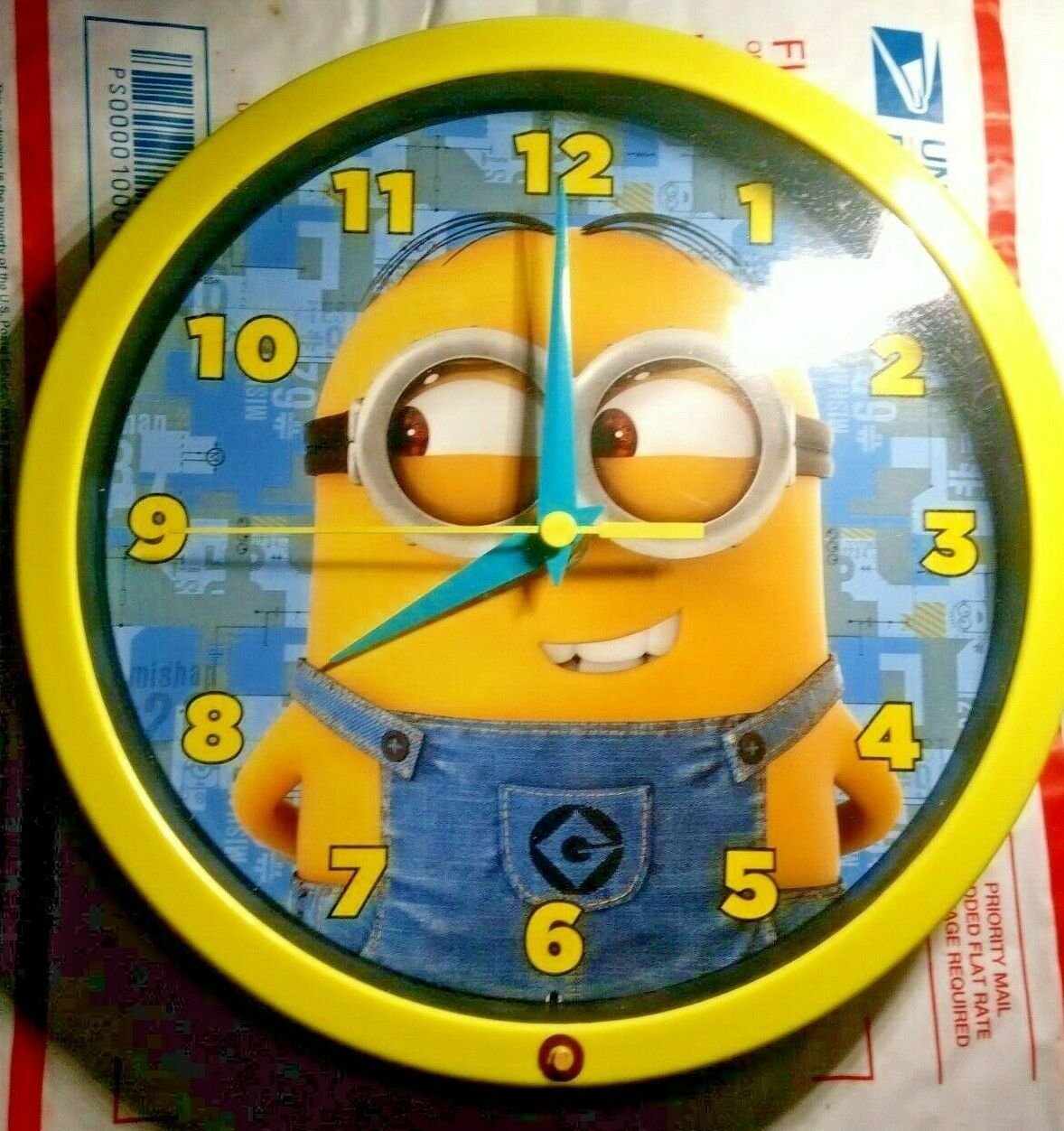 Despicable Me 8" Wall Clock MINIONS Stuart Kevin Sounds on the Hour ...