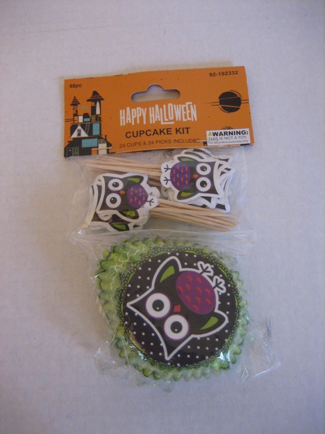 Momentum Brands Happy Halloween Owls Cupcake Kit 24 Picks/24 Cupcake Liners