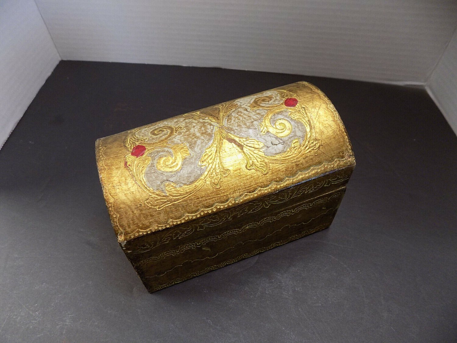FLORENTINE Jewelry CHEST BUTTERFLY TOP TOLEWARE 6X4x3 HAND DECORATED ...